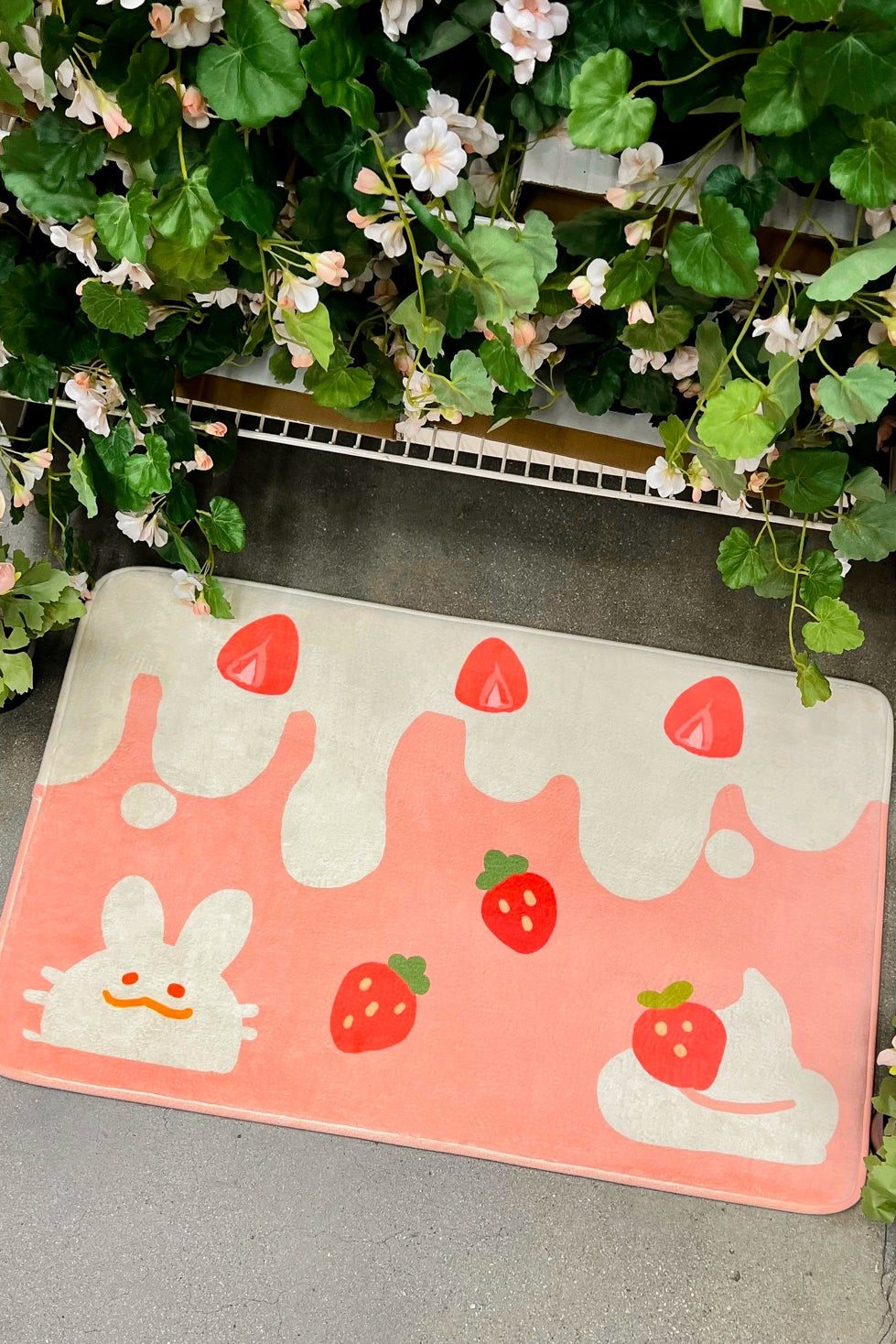 STRAWBERRY CAKE mat – ohmonah